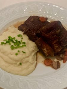Garlic Braised Short Ribs with Red Wine – Weeknight Gourmet
